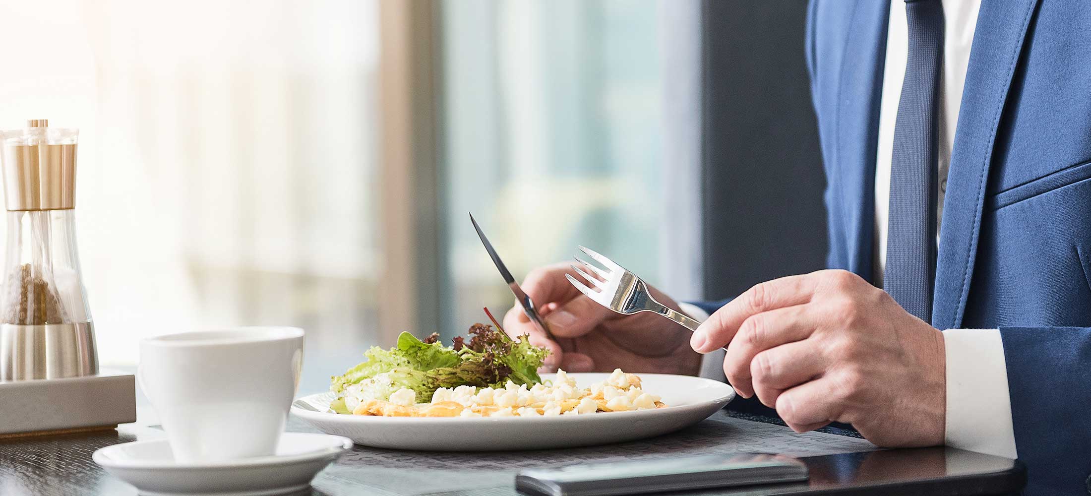 Club Lounge | Pullman Doha West Bay, Exclusive Guest Lounge