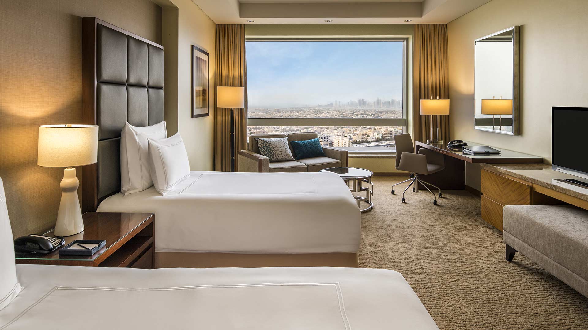Luxury Classic Hotel Rooms | Swissotel Al Ghurair, Dubai