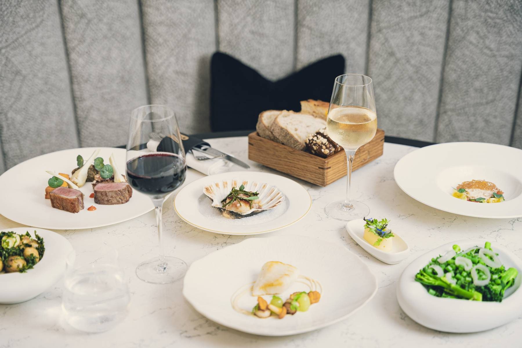 1215 Restaurant - Fairmont Windsor Park near London