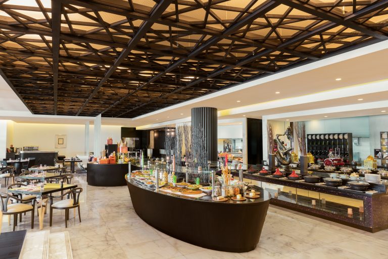 Sofitel Abu Dhabi Corniche - Restaurants & Bars